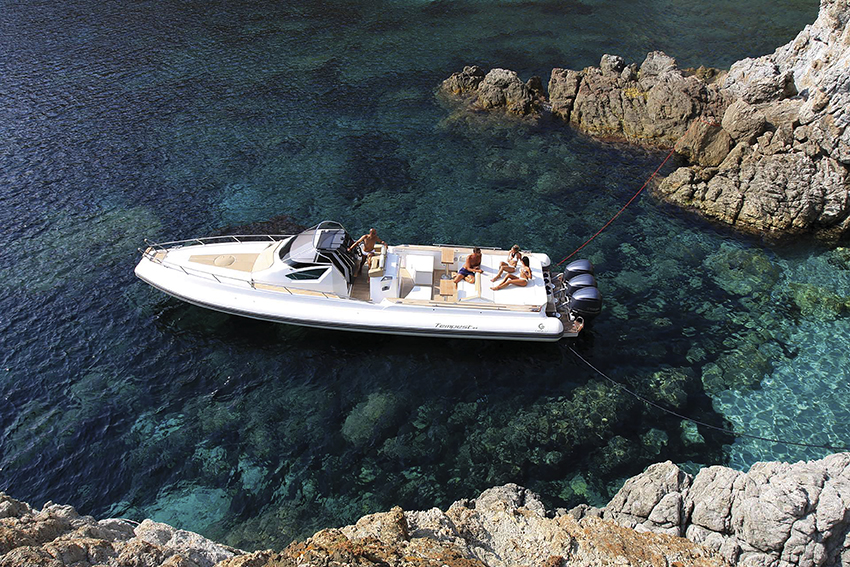 Milyon dolarlık şişme botlar