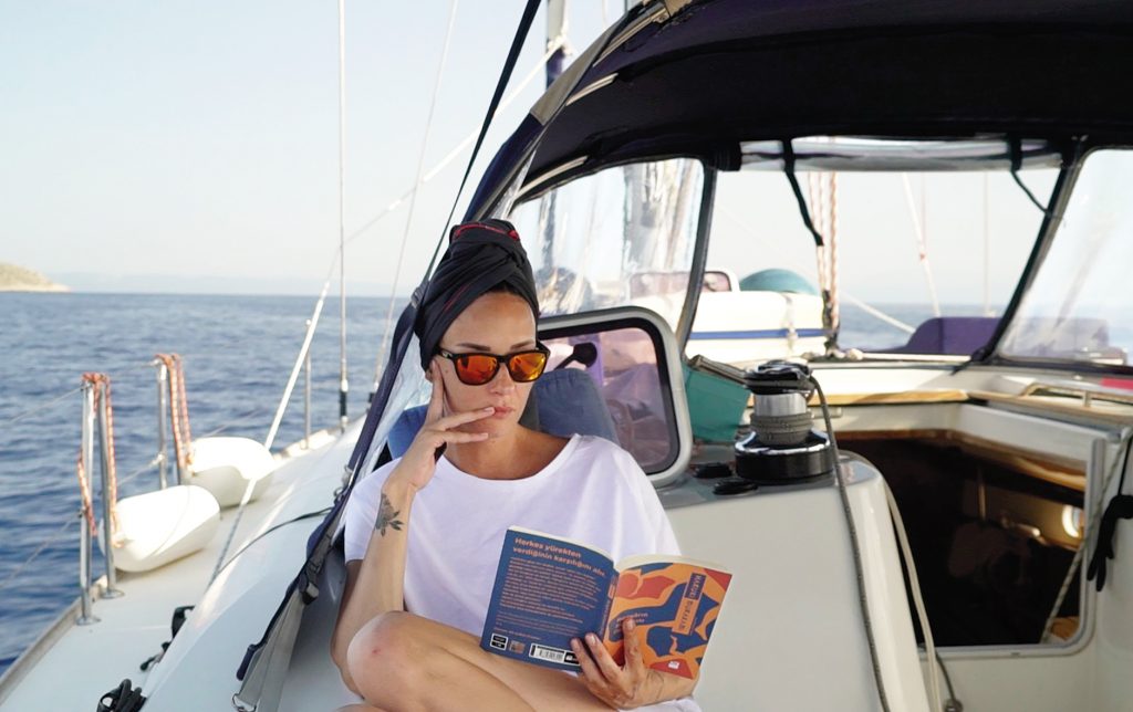 SEMA ŞİMŞEK - ARDA ESEN Sailing Kalamari ile denizlerde...